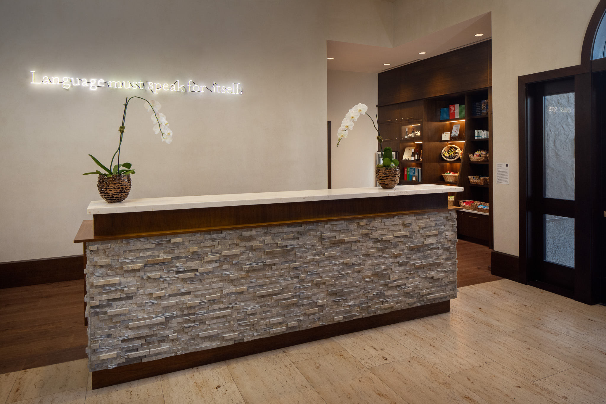 The Alfond Inn: Rollins College’s Art-Hotel – ASAP/Review